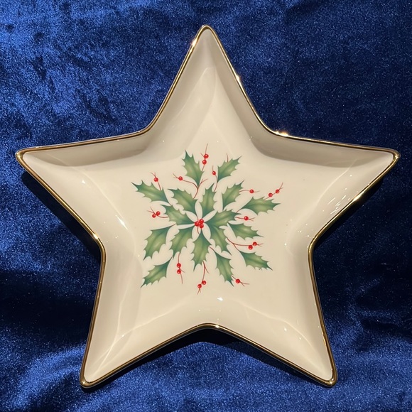 Lenox | Holiday | Nib Lenox Holiday Star Candy Dish Holly Berry Pattern ...